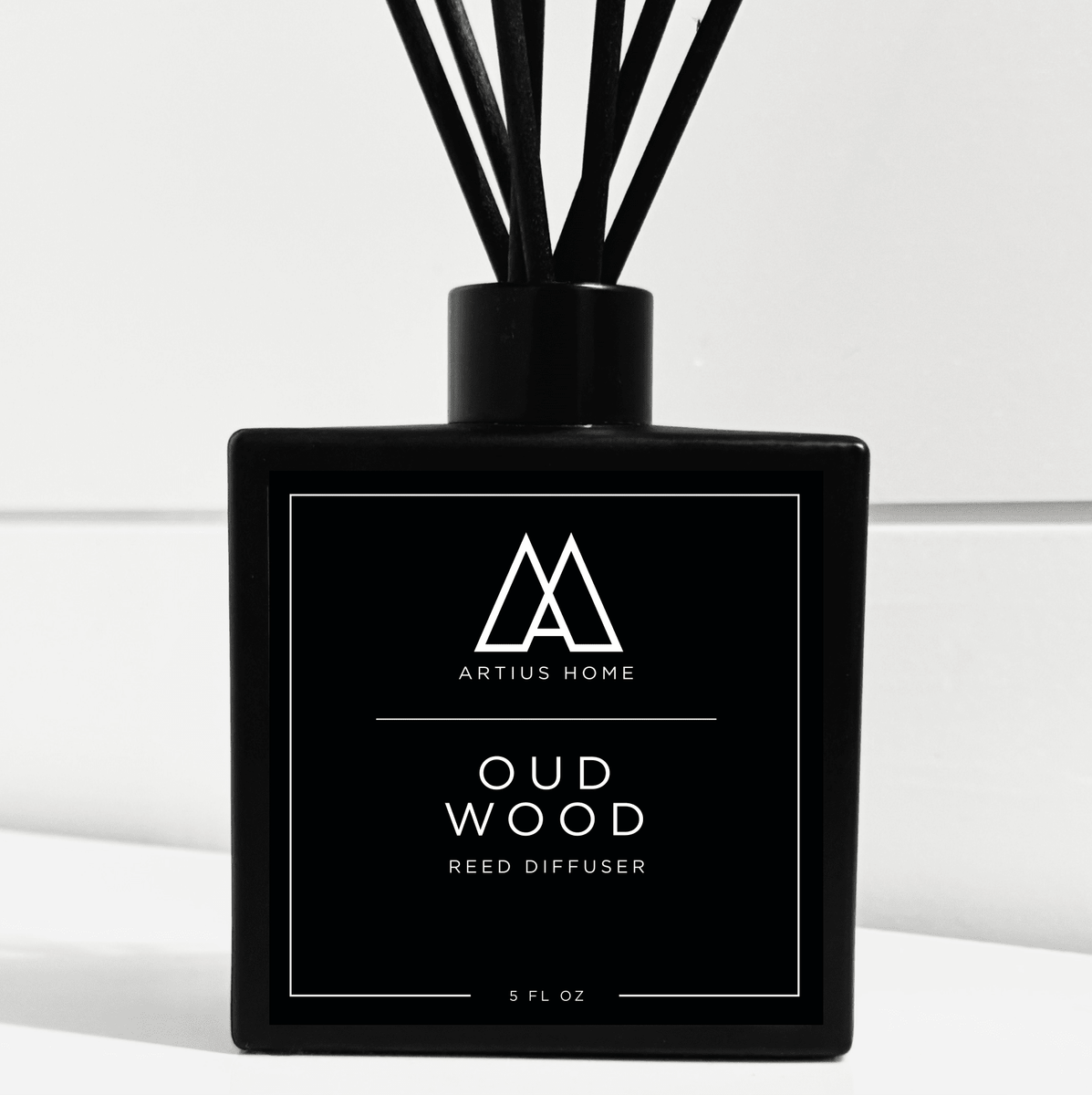 Oud Wood Reed Diffuser - Agarwood, Sandalwood, and Warm Spice (5 oz ...